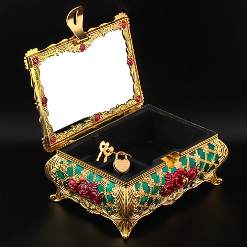 Jewelryroom.com - ROYAL MAJESTIC DESIGN ! CASTLE DESIGN VELVET INTERIOR ...