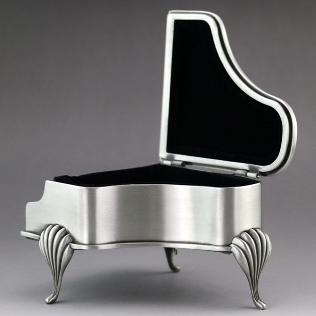 Jewelryroom.com - ANCIENT DESIGN ! GRAND PIANO SHAPED MUSIC BOX - Item ...